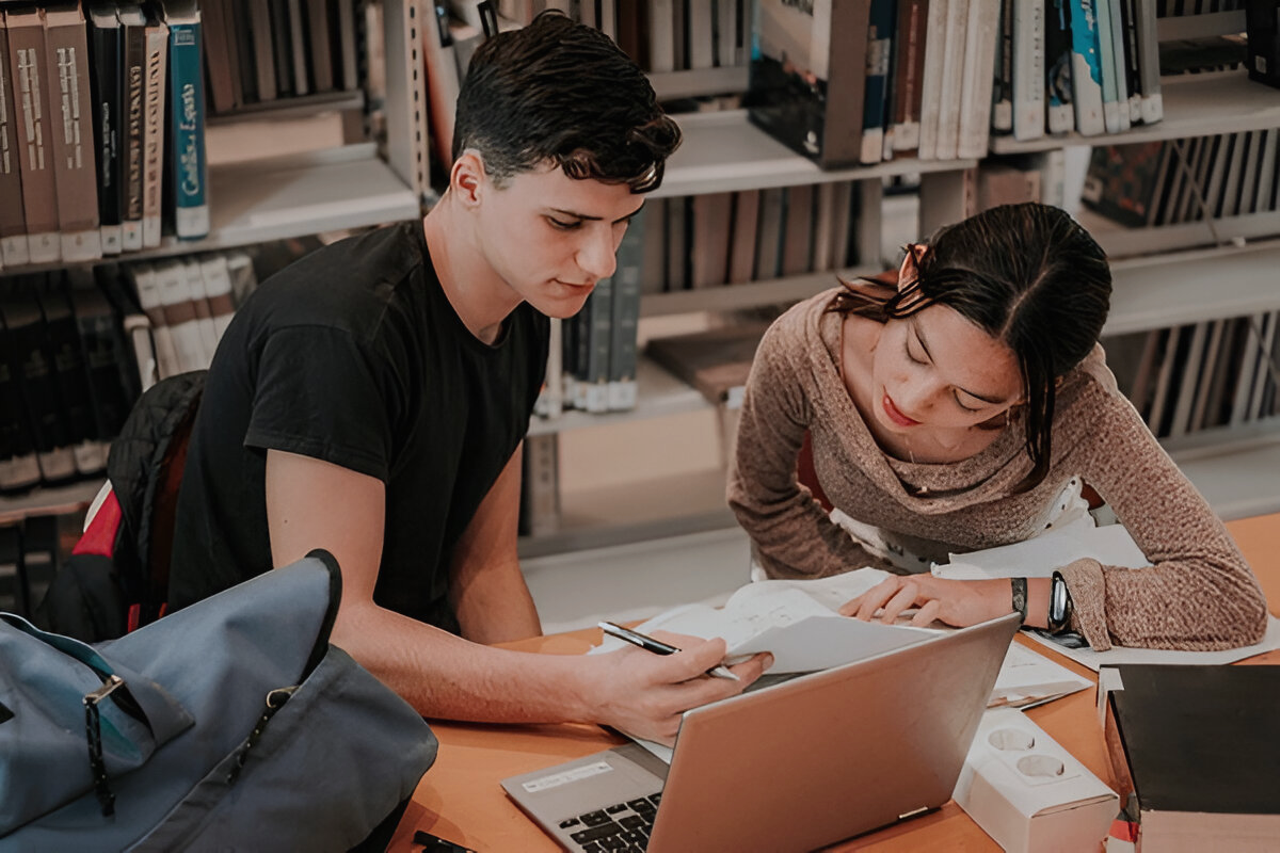 Best Student Laptops for Pakistani Universities - DigiIT